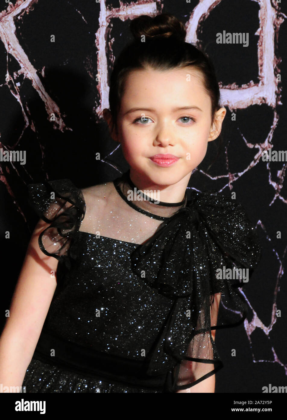 Violet mcgraw hi-res stock photography and images - Alamy