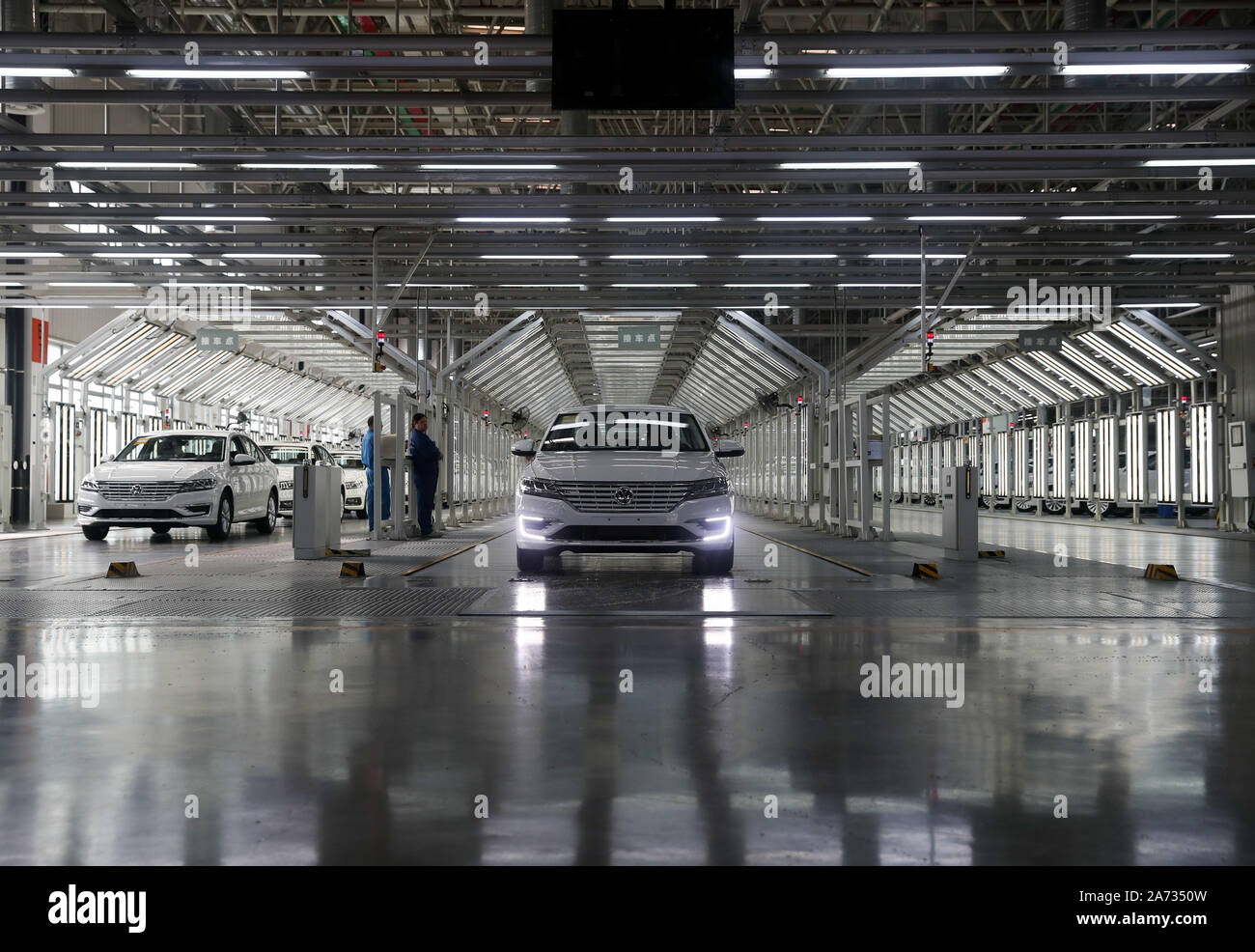 Shanghai. 29th Oct, 2019. Photo taken on Oct. 29, 2019 shows new energy ...