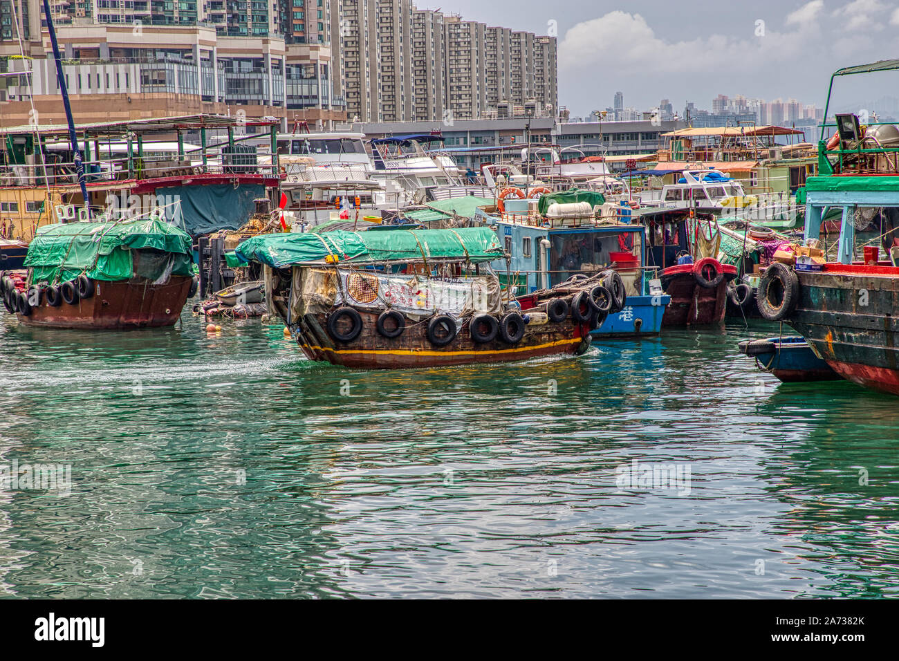 Hong kong garbage hi-res stock photography and images - Alamy