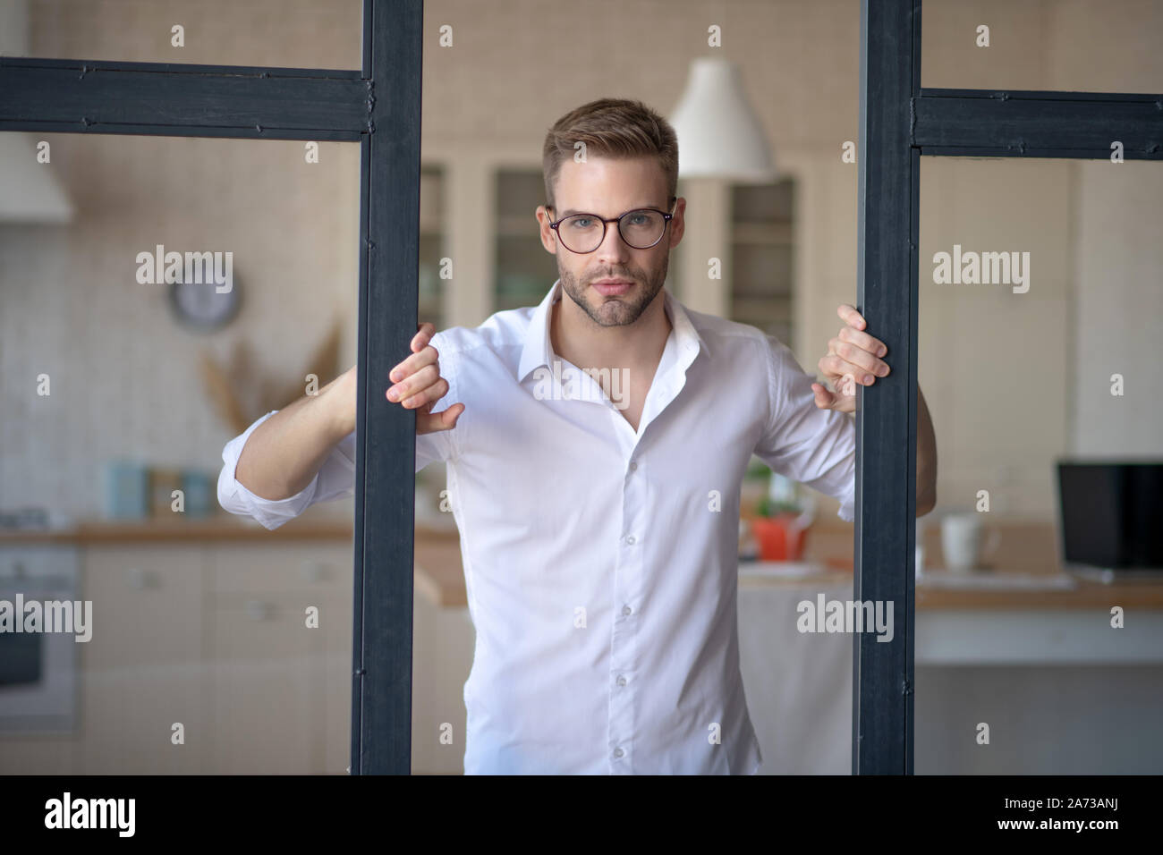 Daily routine office hi-res stock photography and images - Alamy