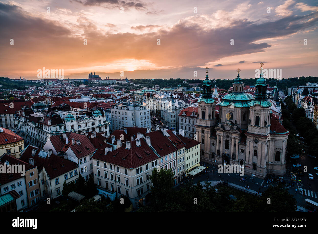 Old town square sunset praha hi-res stock photography and images - Alamy