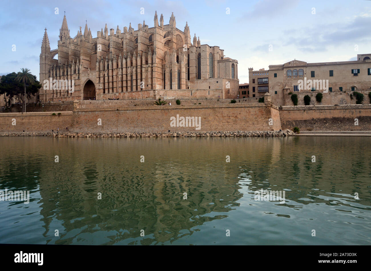 Parque medieval hi-res stock photography and images - Alamy