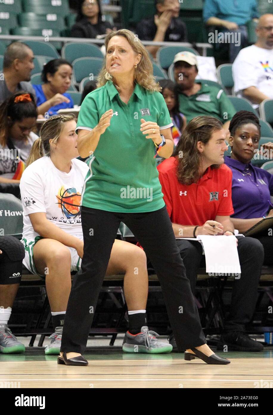 October 29, 2019 - Hawai'i Rainbow Wahine head coach Laura Beeman ...