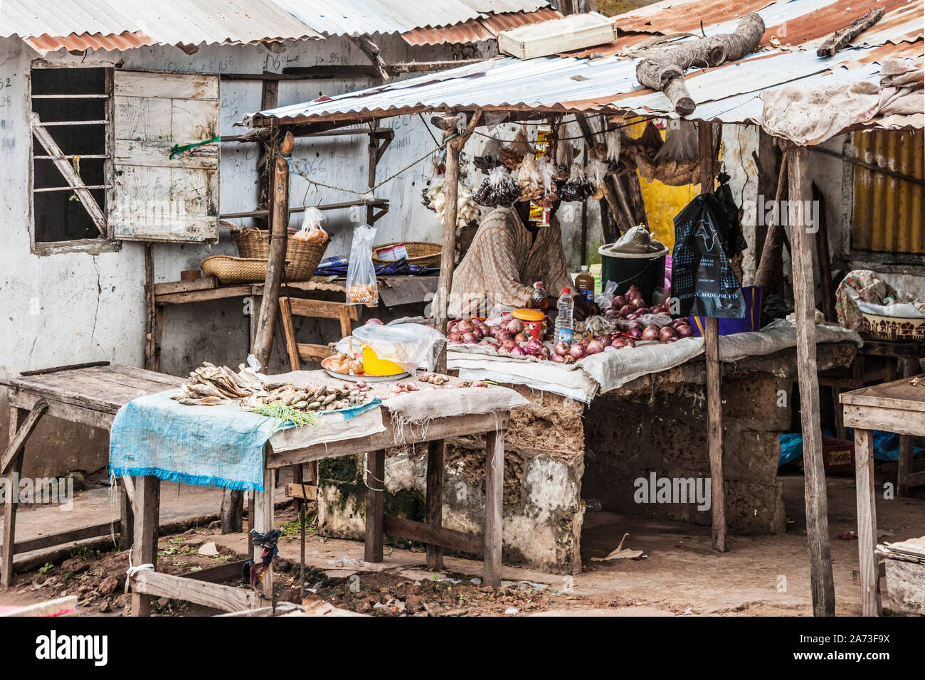Poor ramshackle village market stall hi-res stock photography and ...