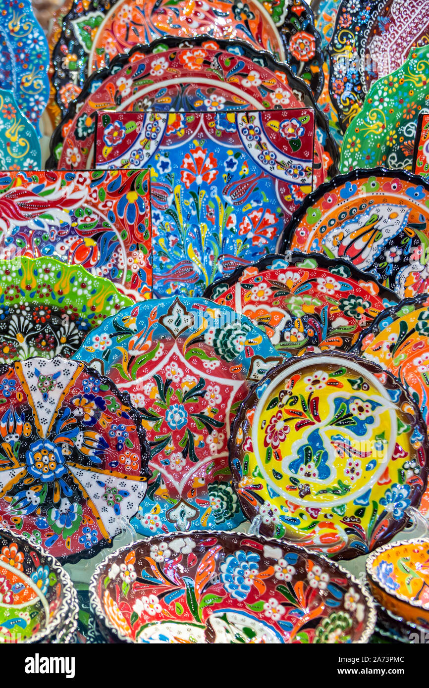 Arabian pottery hi-res stock photography and images - Alamy