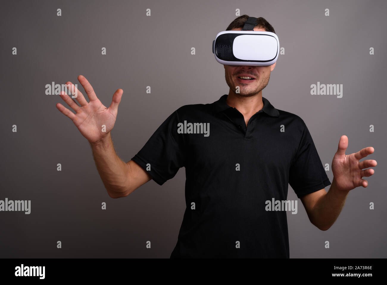 Caucasian man using virtual hi-res stock photography and images - Alamy