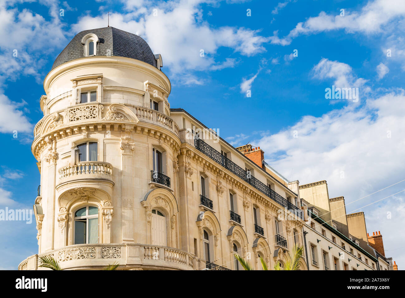 Ancient architectural buildings in france hi-res stock photography and ...