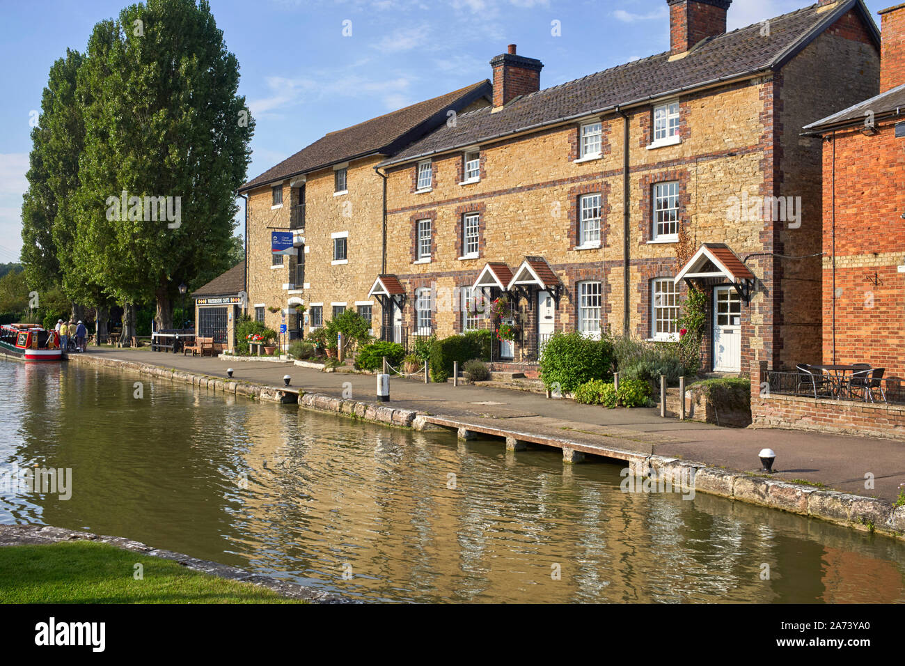 Lockside cafe hi-res stock photography and images - Alamy Lockside cafe hi-res stock photography and images - Alamy