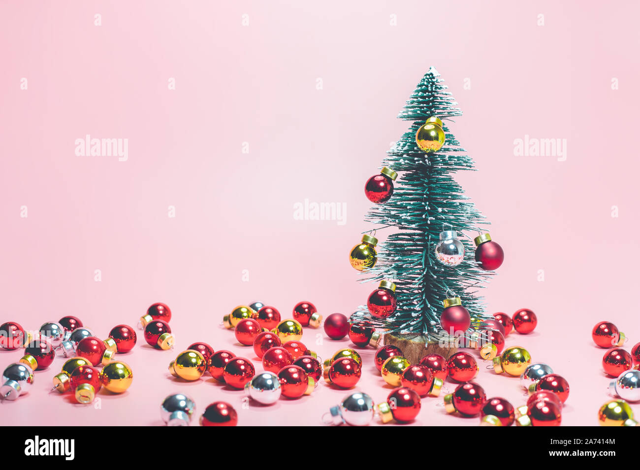Christmas festival concepts ideas with cute pine tree and red ball ...