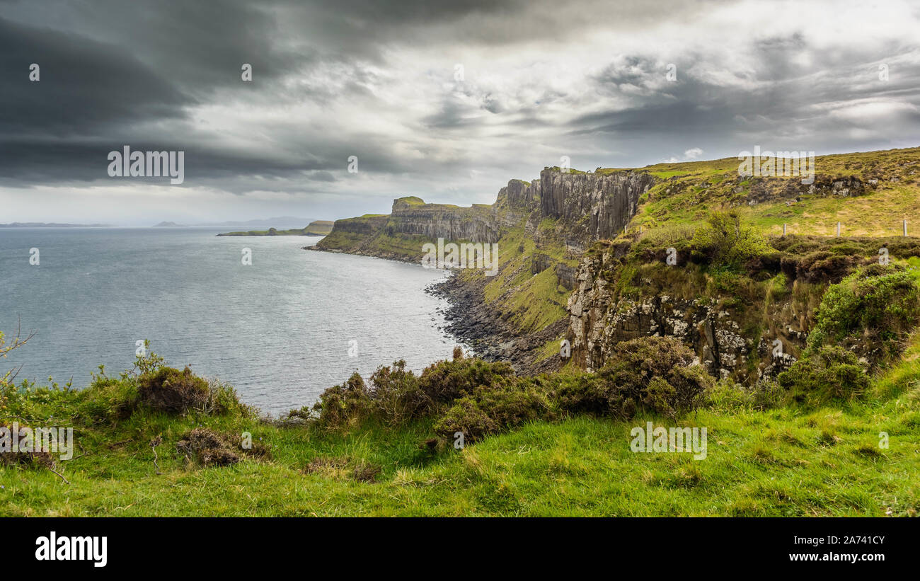 Kilt Rock and Mealt Falls Viewpoint, Highland, Isle of Skype, Scotland ...