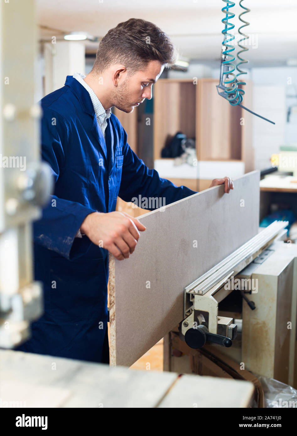 Fixing items hi-res stock photography and images - Alamy