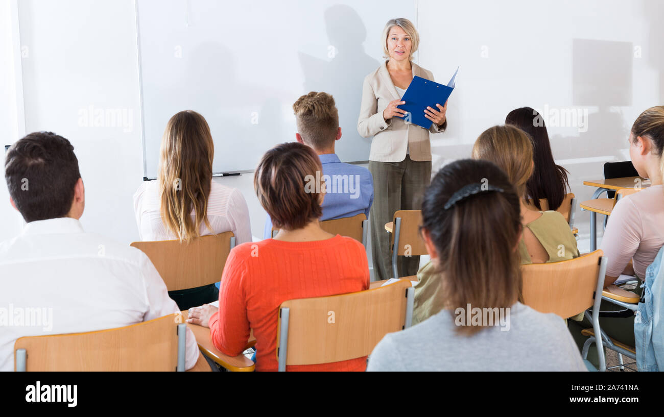 Auditorium lecturing hi-res stock photography and images - Alamy