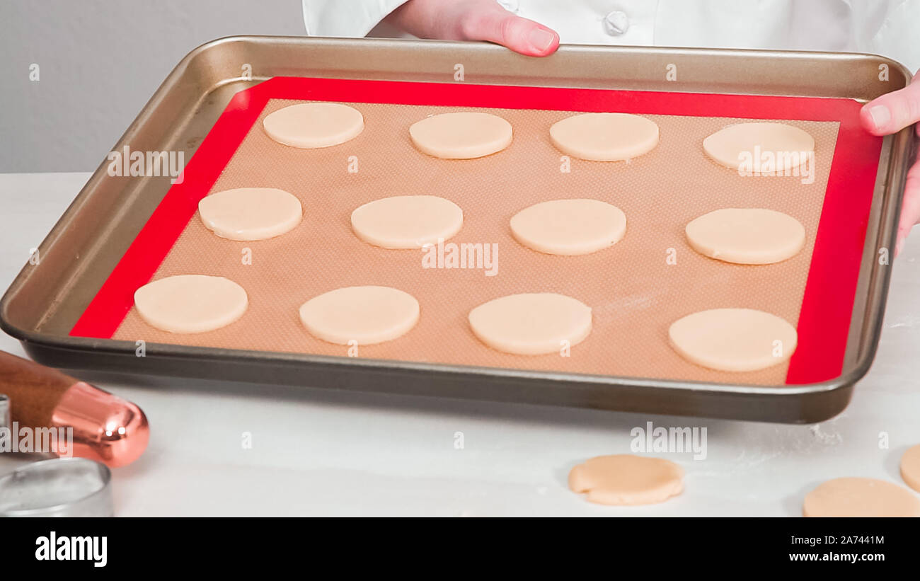 Step step unbaked easter hi-res stock photography and images - Alamy