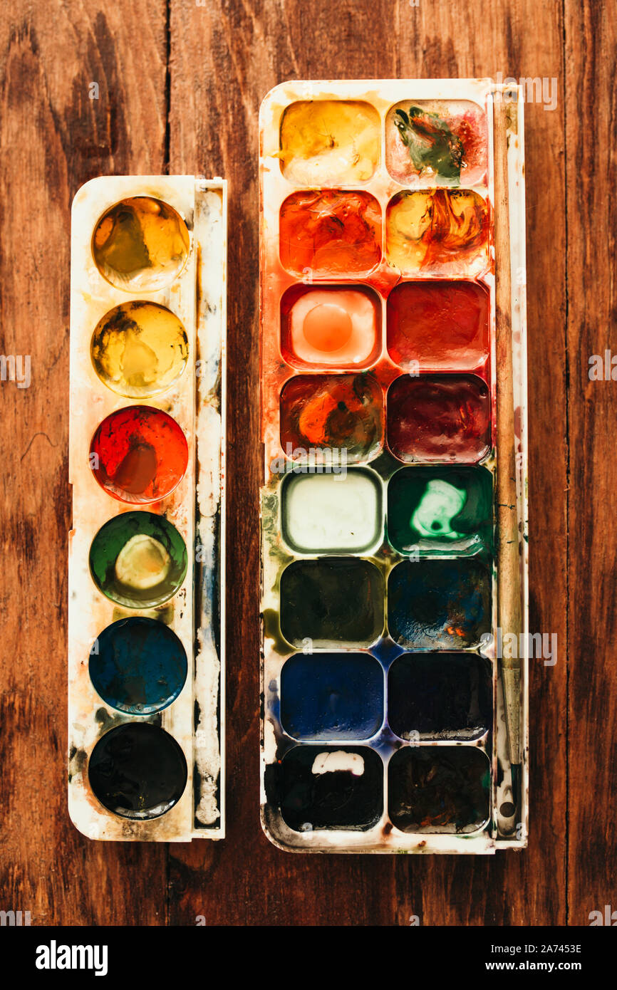 plan view of a watercolor paint box Stock Photo - Alamy