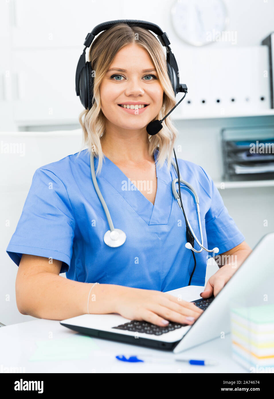 Attentive specialist medical call hi-res stock photography and images ...