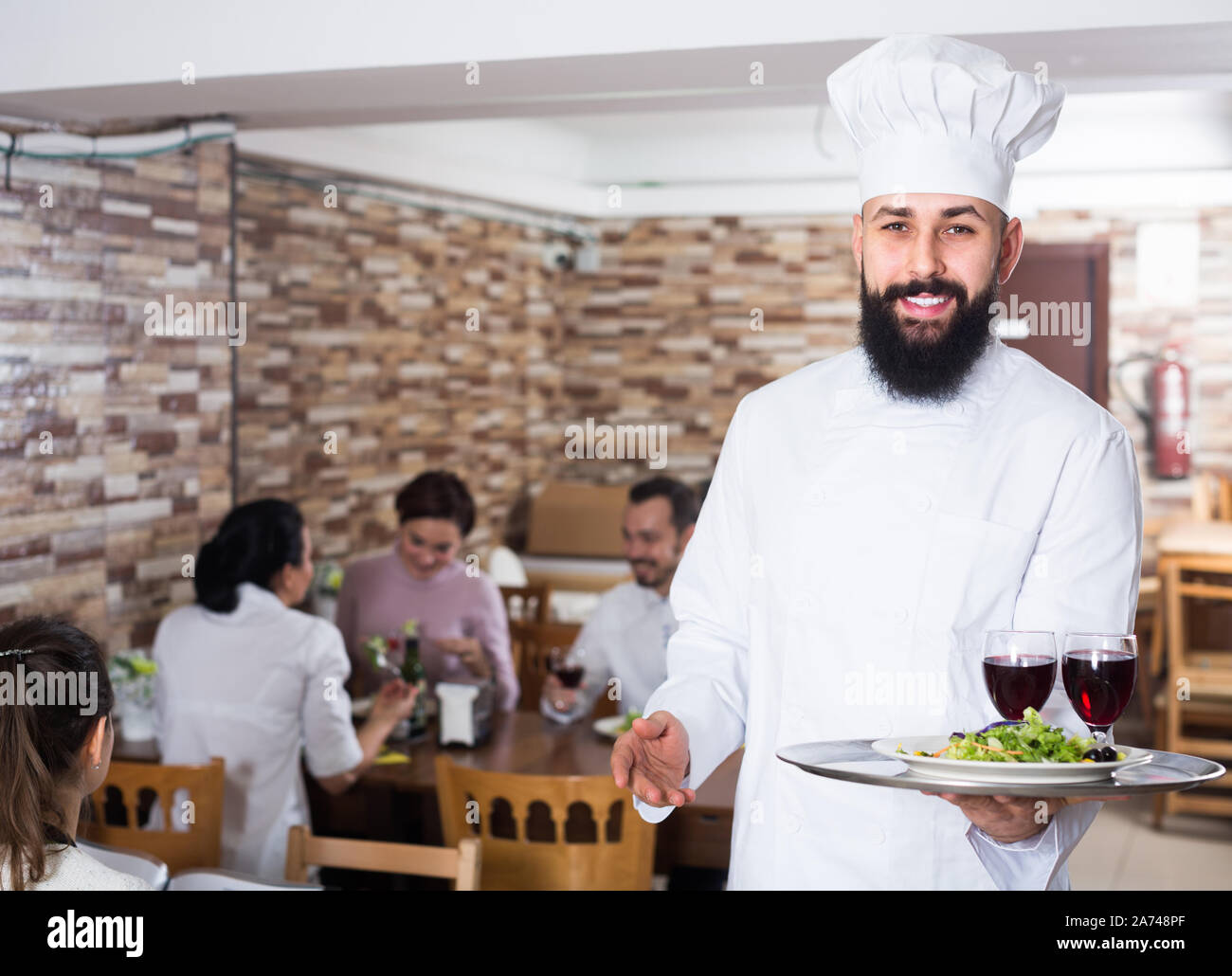 Young chef demonstration hi-res stock photography and images - Alamy