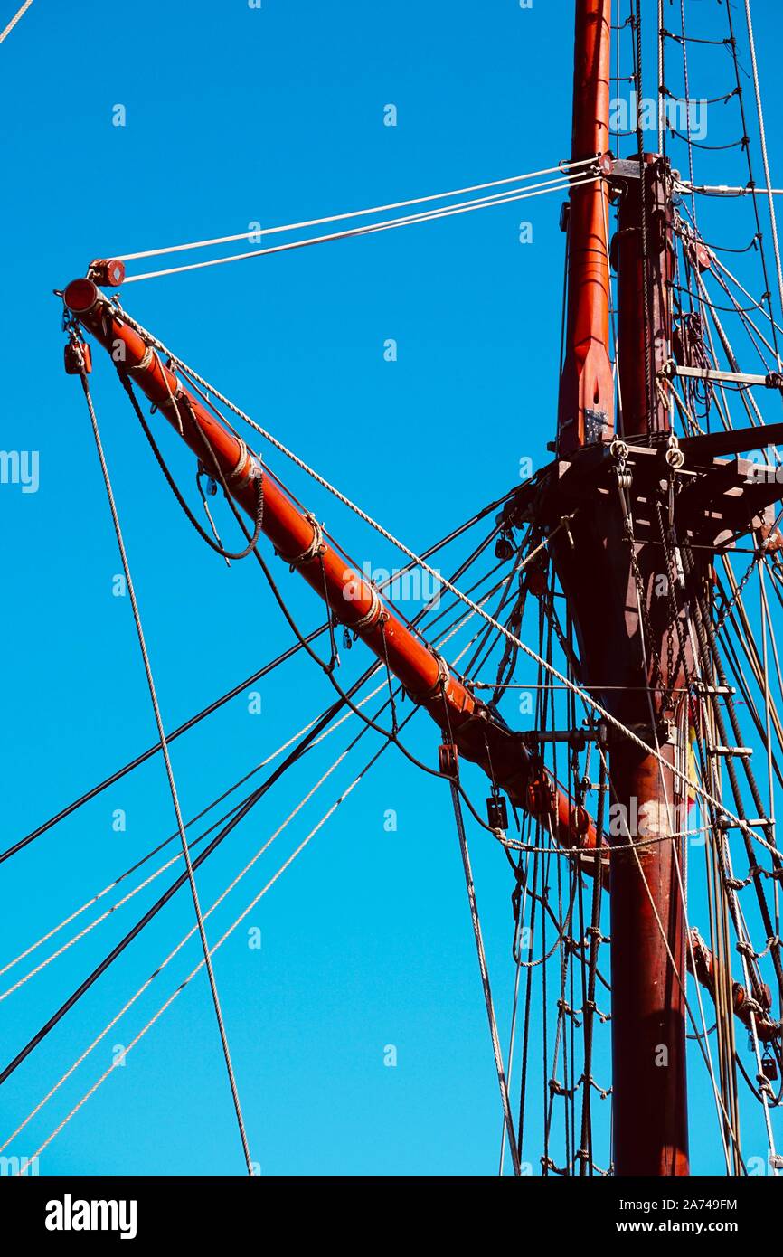 mast and ropes on the ship Stock Photo - Alamy