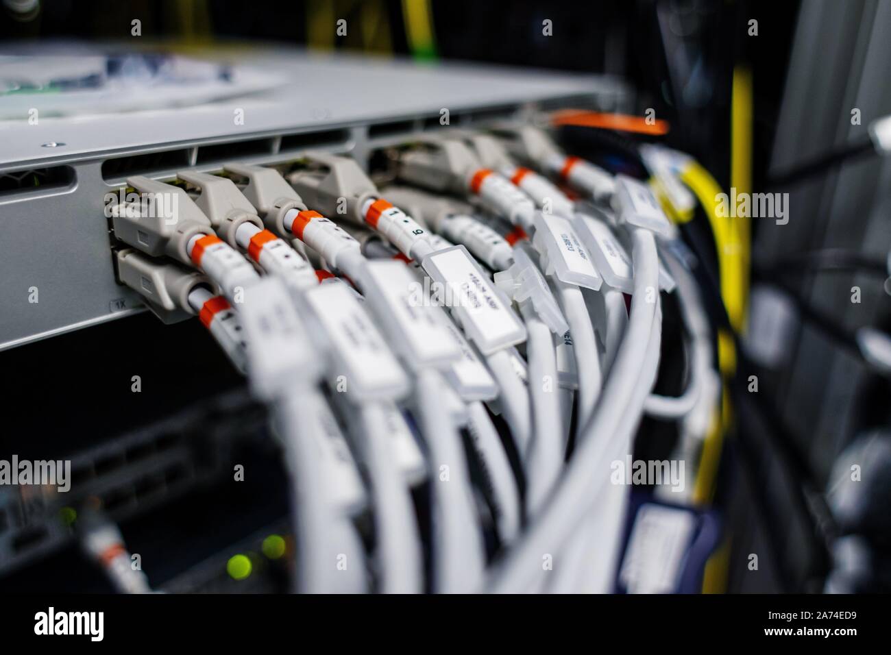 Symbolic photo of a server - wires seen in a server, illustration, 15 ...
