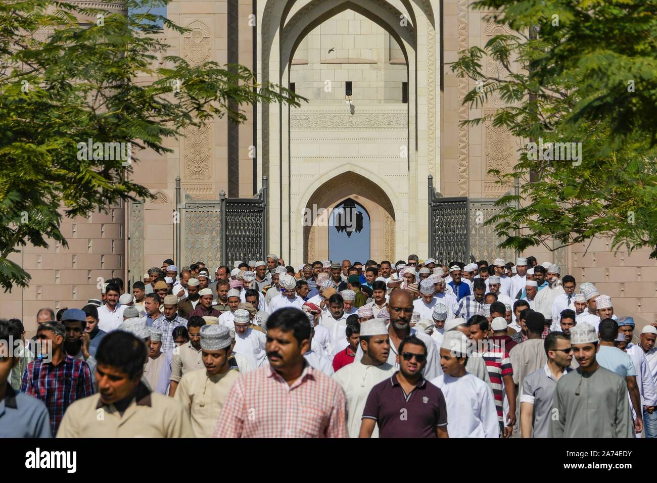 Muscat, Oman Sultan Qaboos Grand Mosque. Muslim worshipers exiting ...