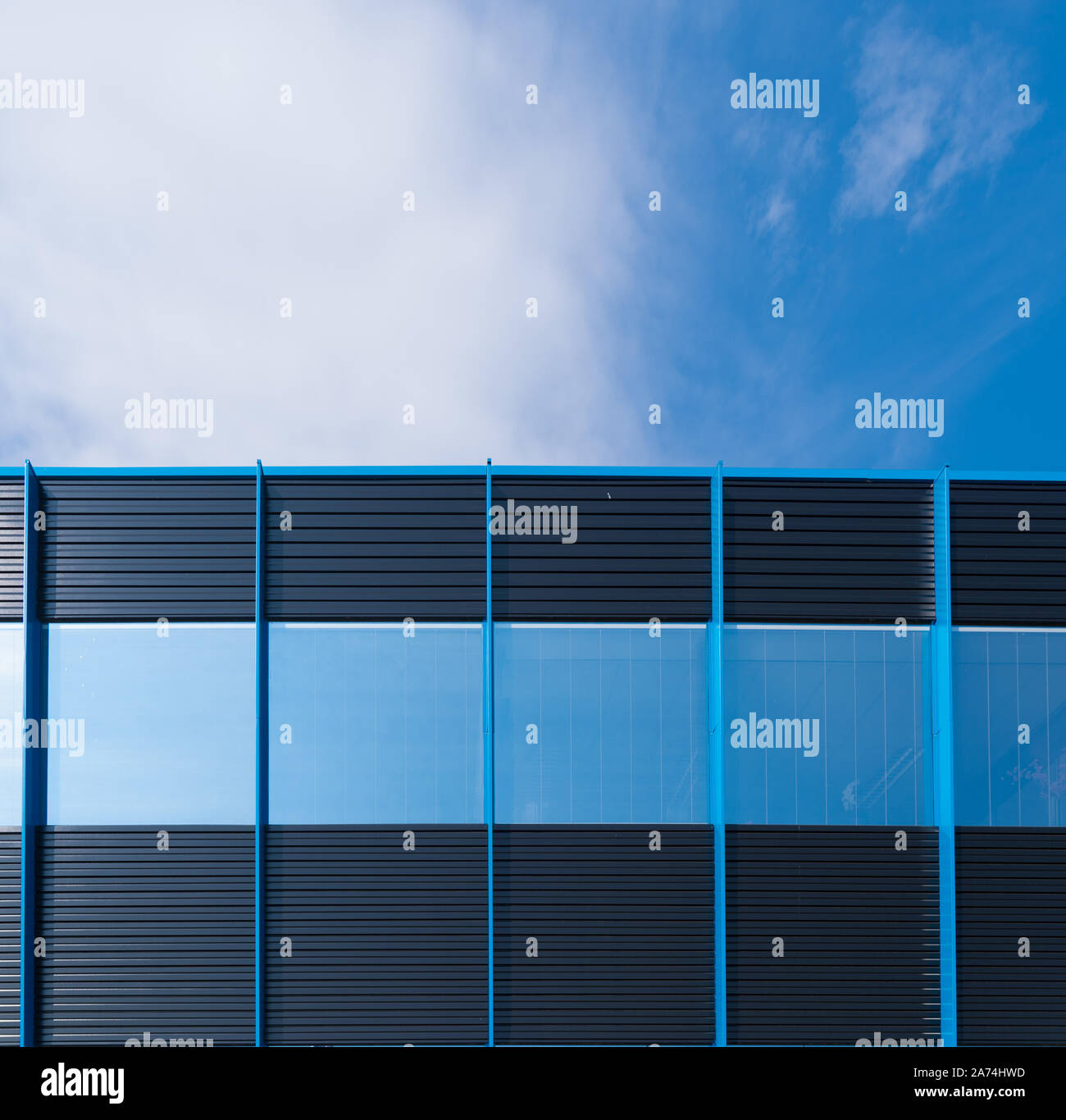 modern blue office building exterior Stock Photo - Alamy