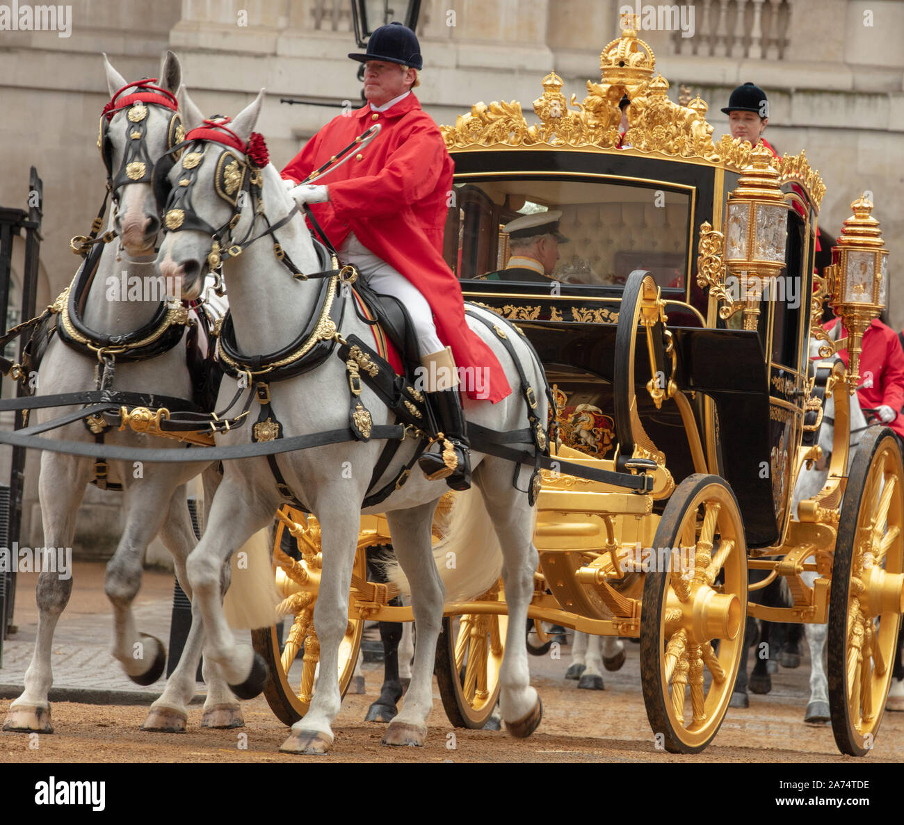 Queen elizabeth ii parliament 2019 hi-res stock photography and images ...