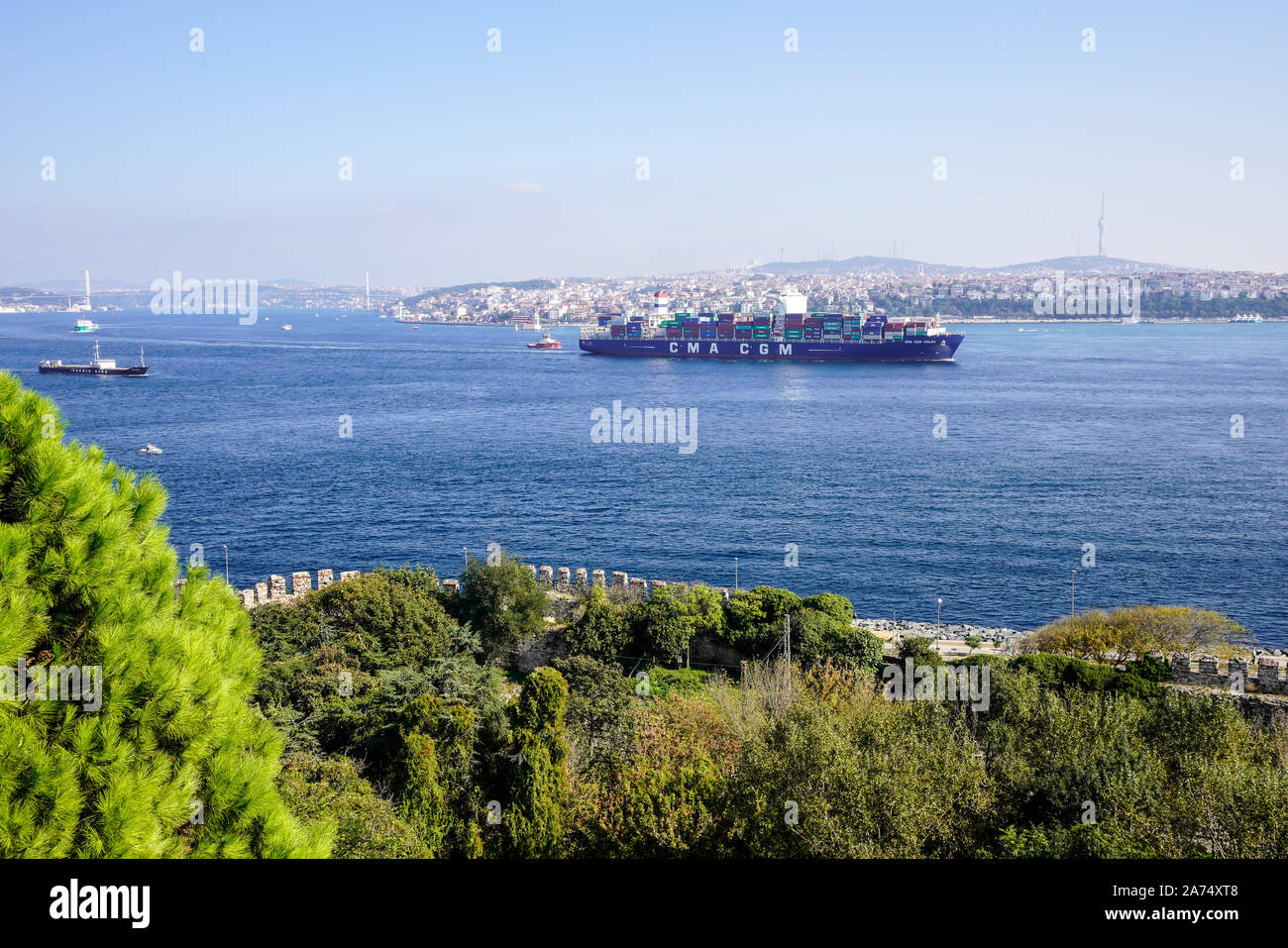 Busy bosphorus hi-res stock photography and images - Alamy