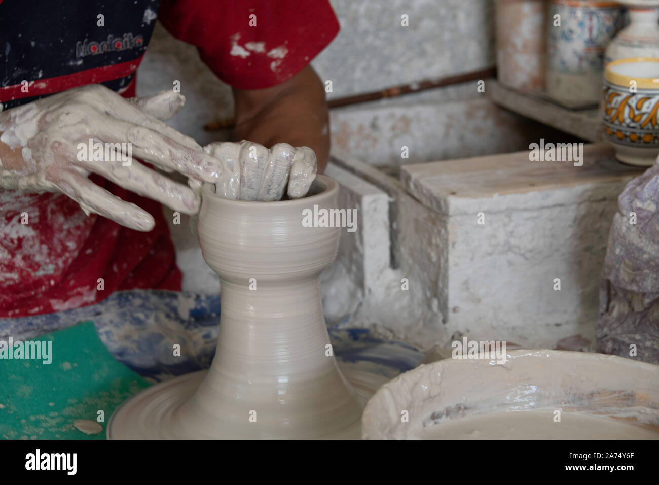 Large pottery vase hi-res stock photography and images - Alamy