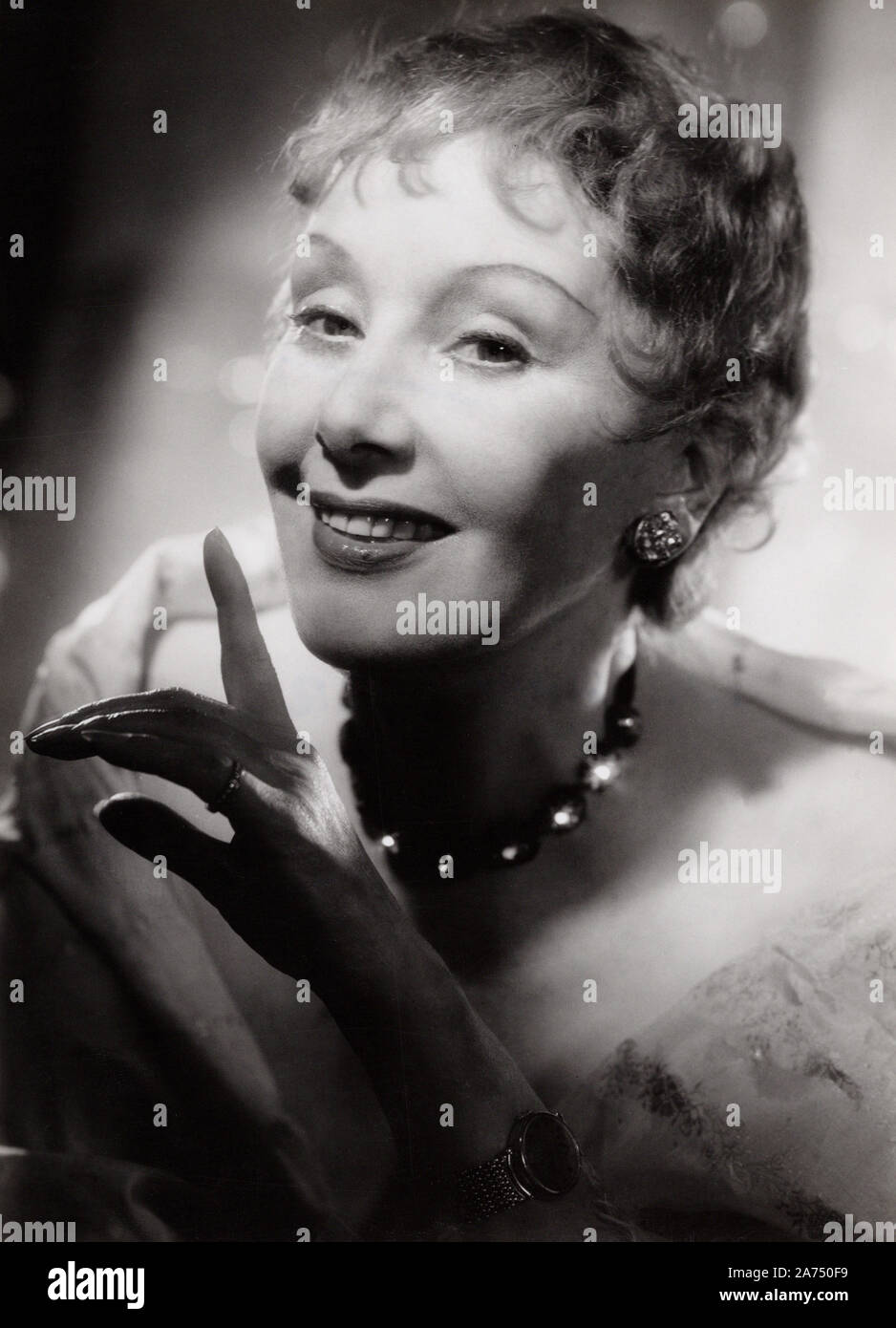 Theatre actress 1950s hi-res stock photography and images - Alamy