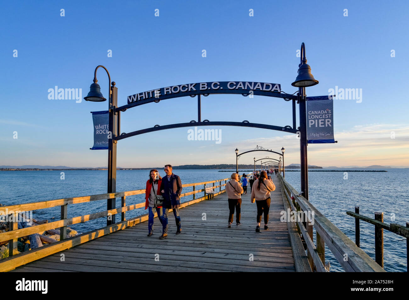 White rock pier hi-res stock photography and images - Alamy