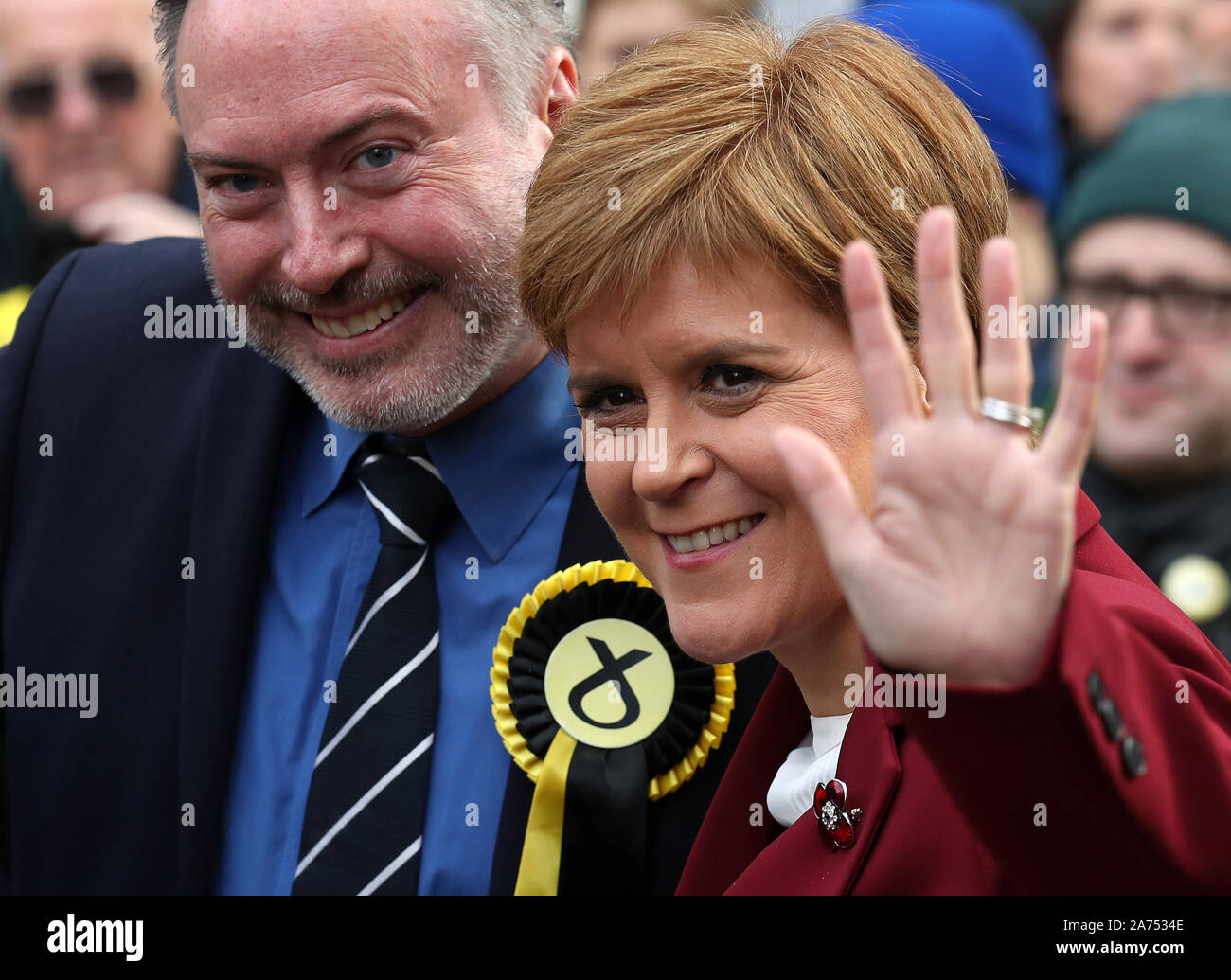 SNP leader Nicola Sturgeon joins Alyn Smith, the SNP's candidate for ...
