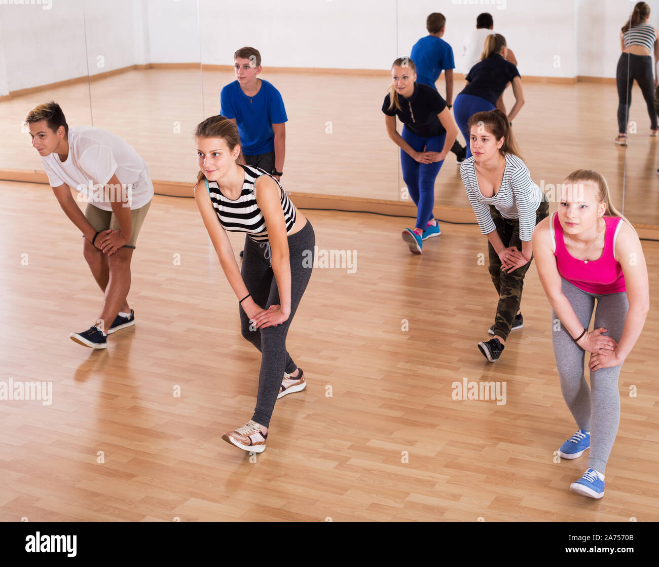 Dance students stretching hi-res stock photography and images - Alamy