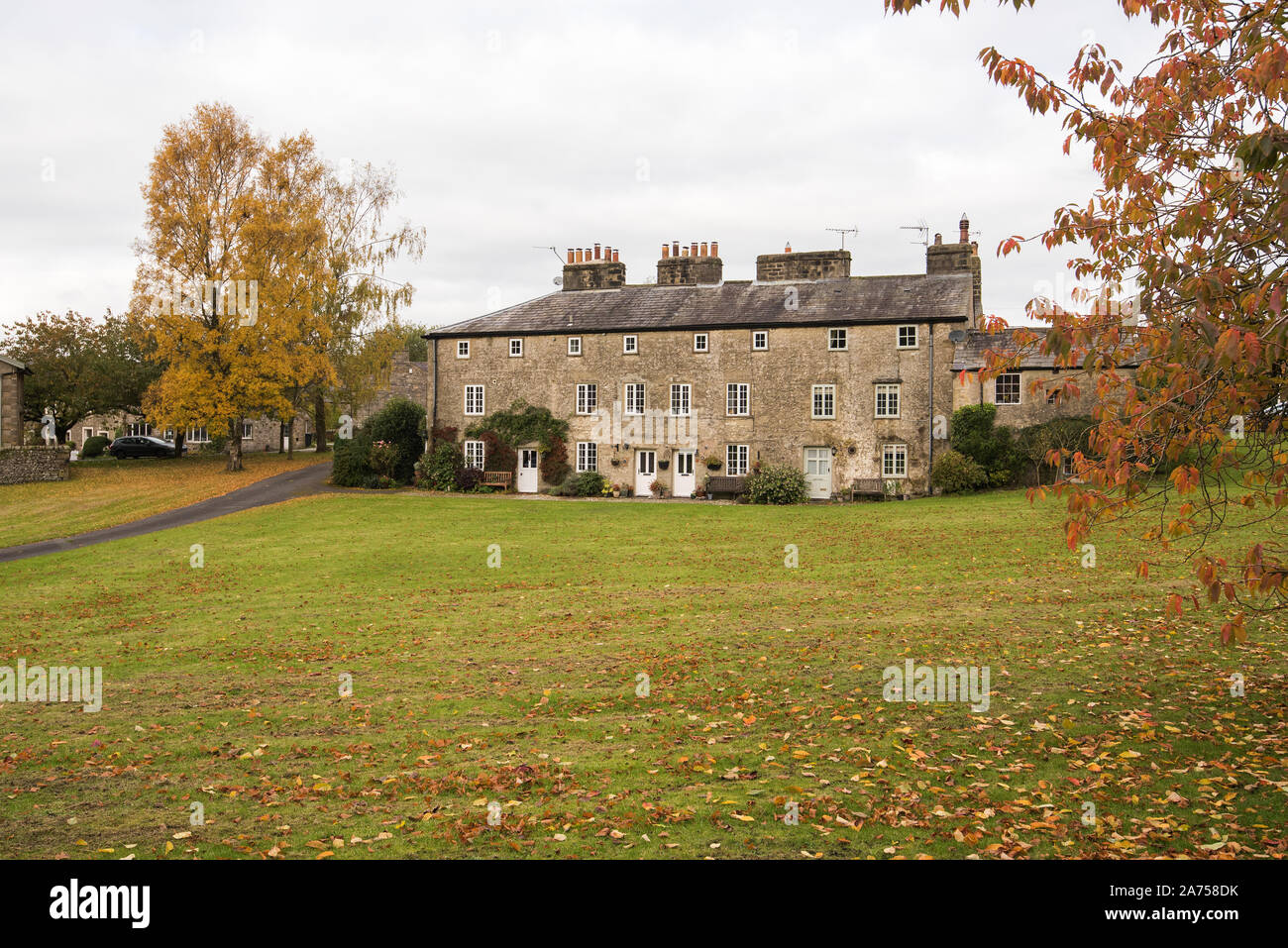 Langcliffe hi-res stock photography and images - Alamy