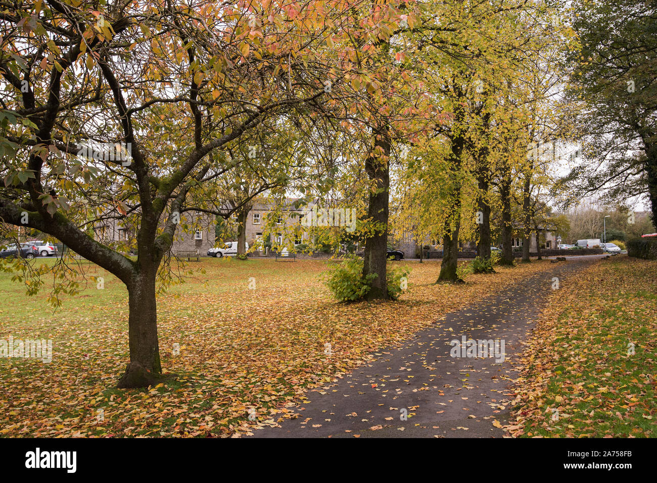 Village green langcliffe langcliffe near settle hi-res stock ...