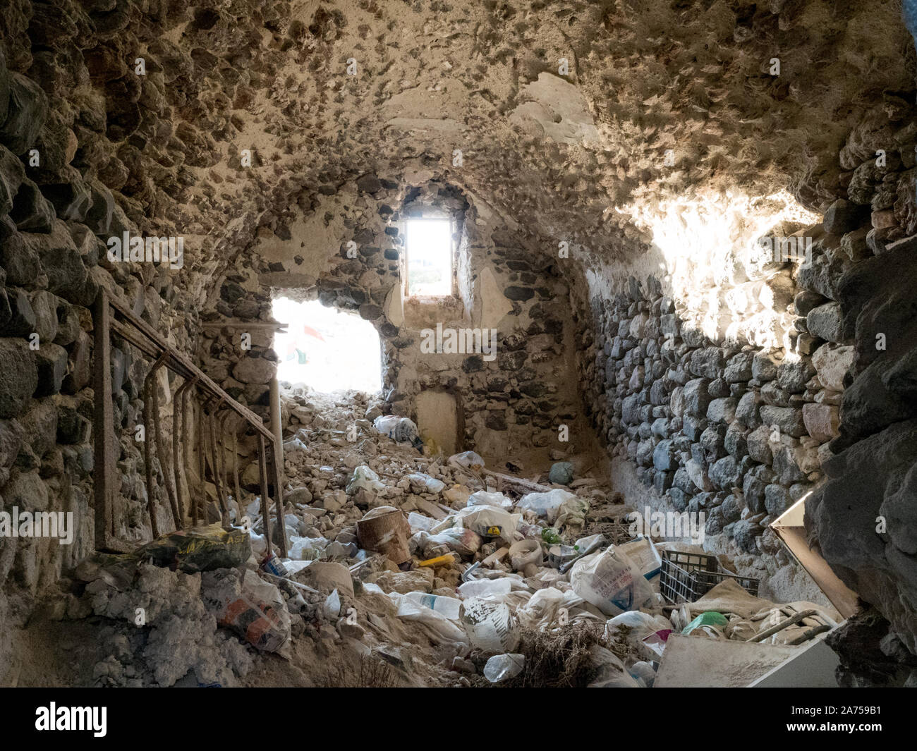 Tunnelled windows hi-res stock photography and images - Alamy