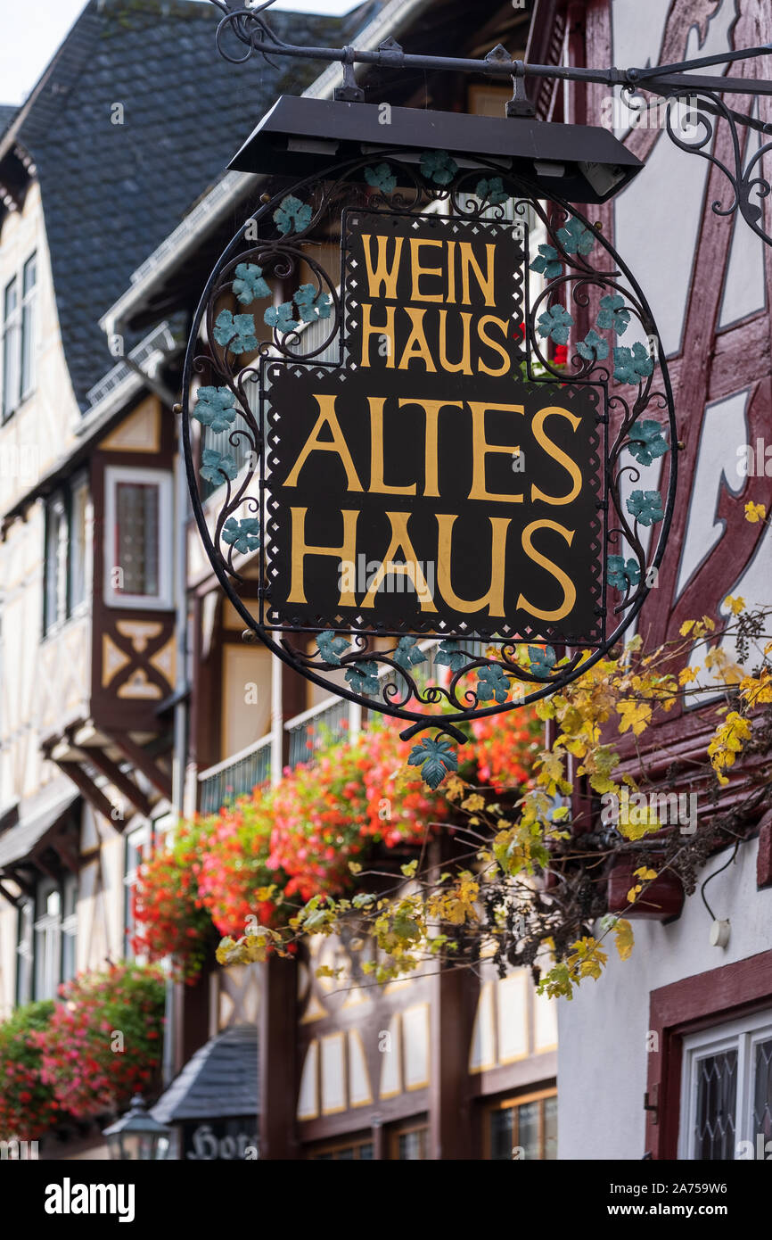 Medieval houses hi-res stock photography and images - Alamy