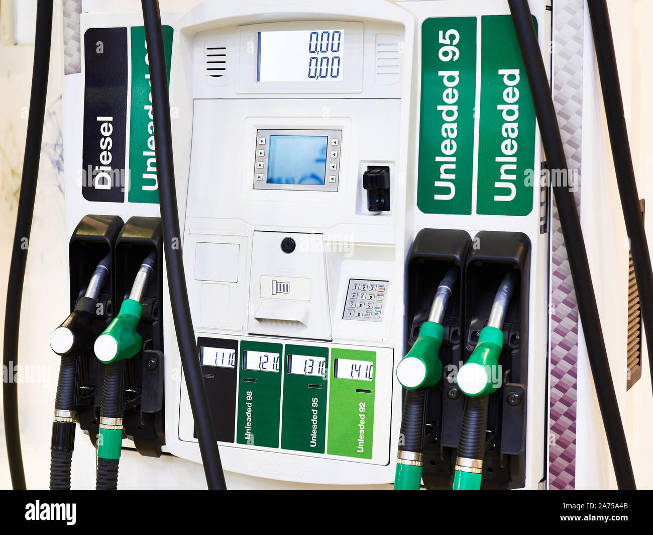 Gas station payment hi-res stock photography and images - Alamy