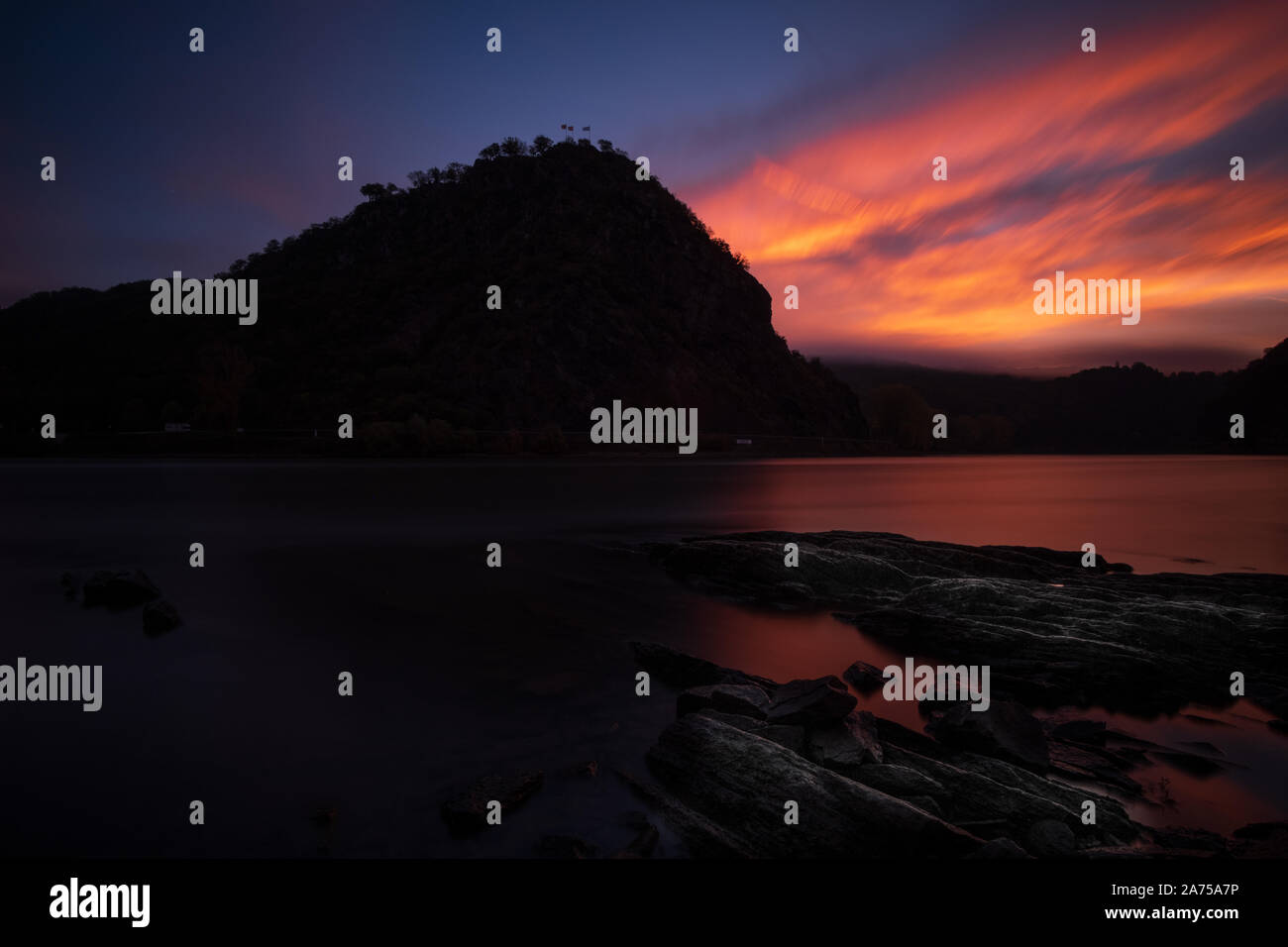 Rock of lorelei hi-res stock photography and images - Alamy