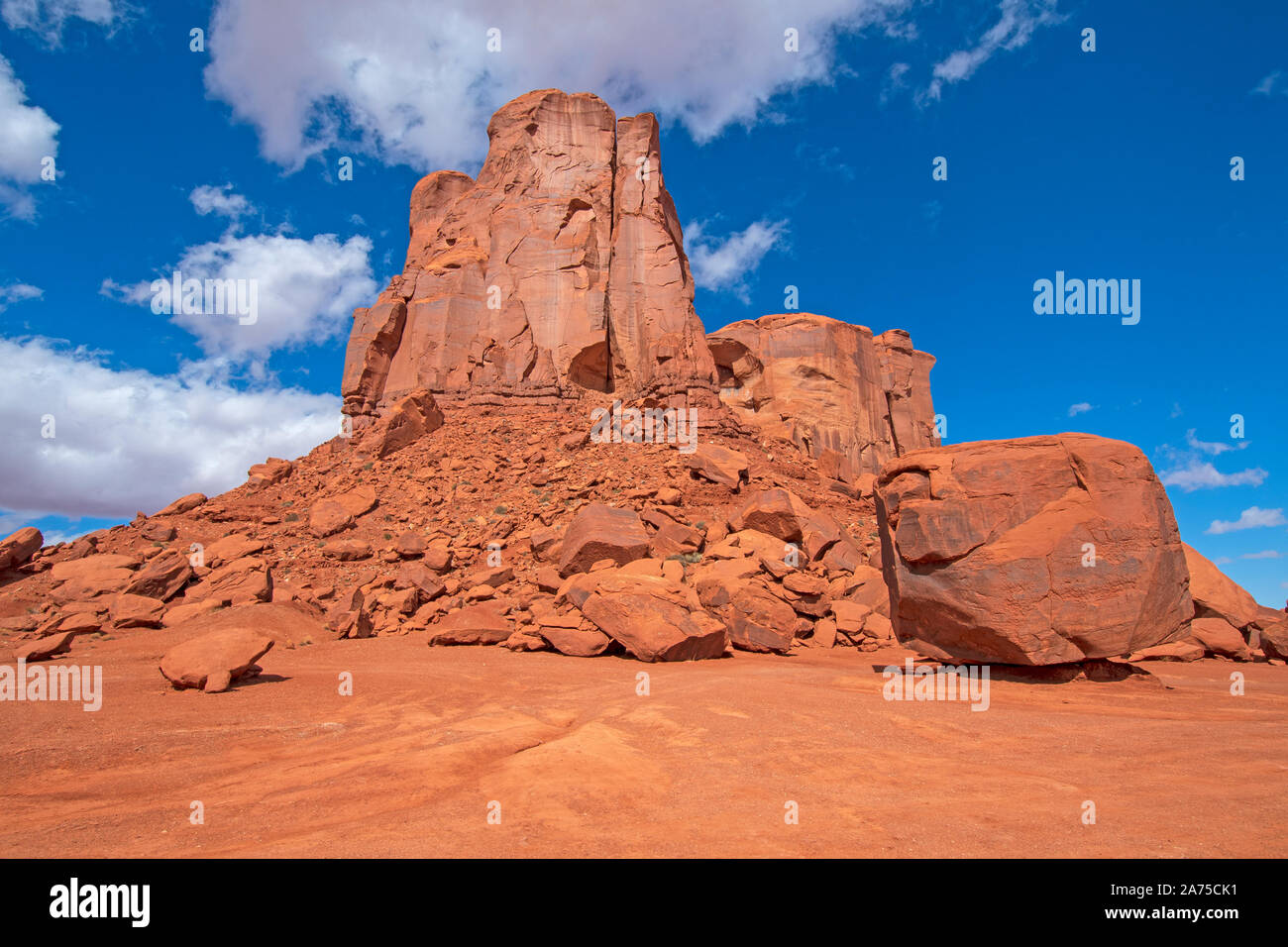 Broken rock hi-res stock photography and images - Alamy
