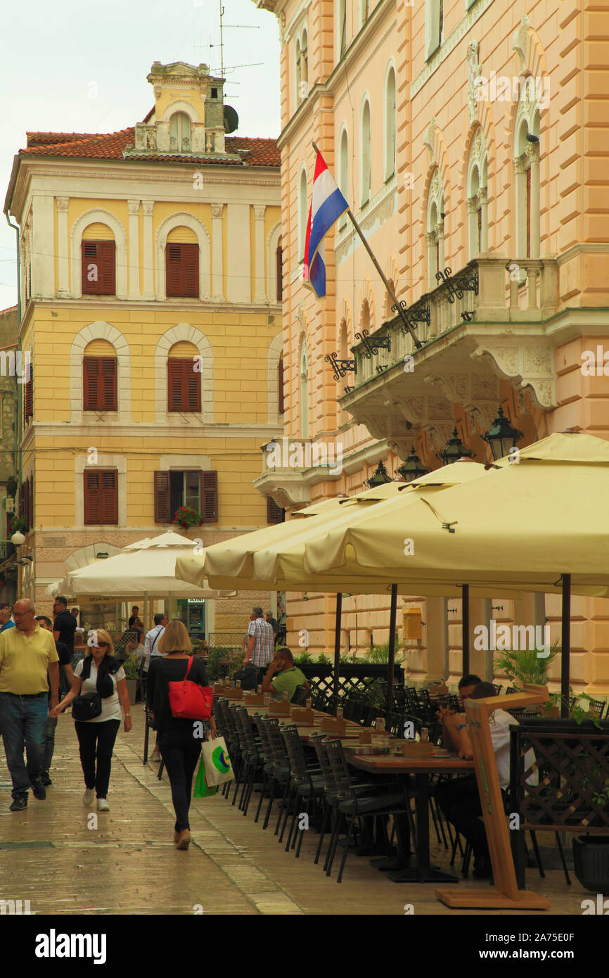 Court scene hi-res stock photography and images - Alamy