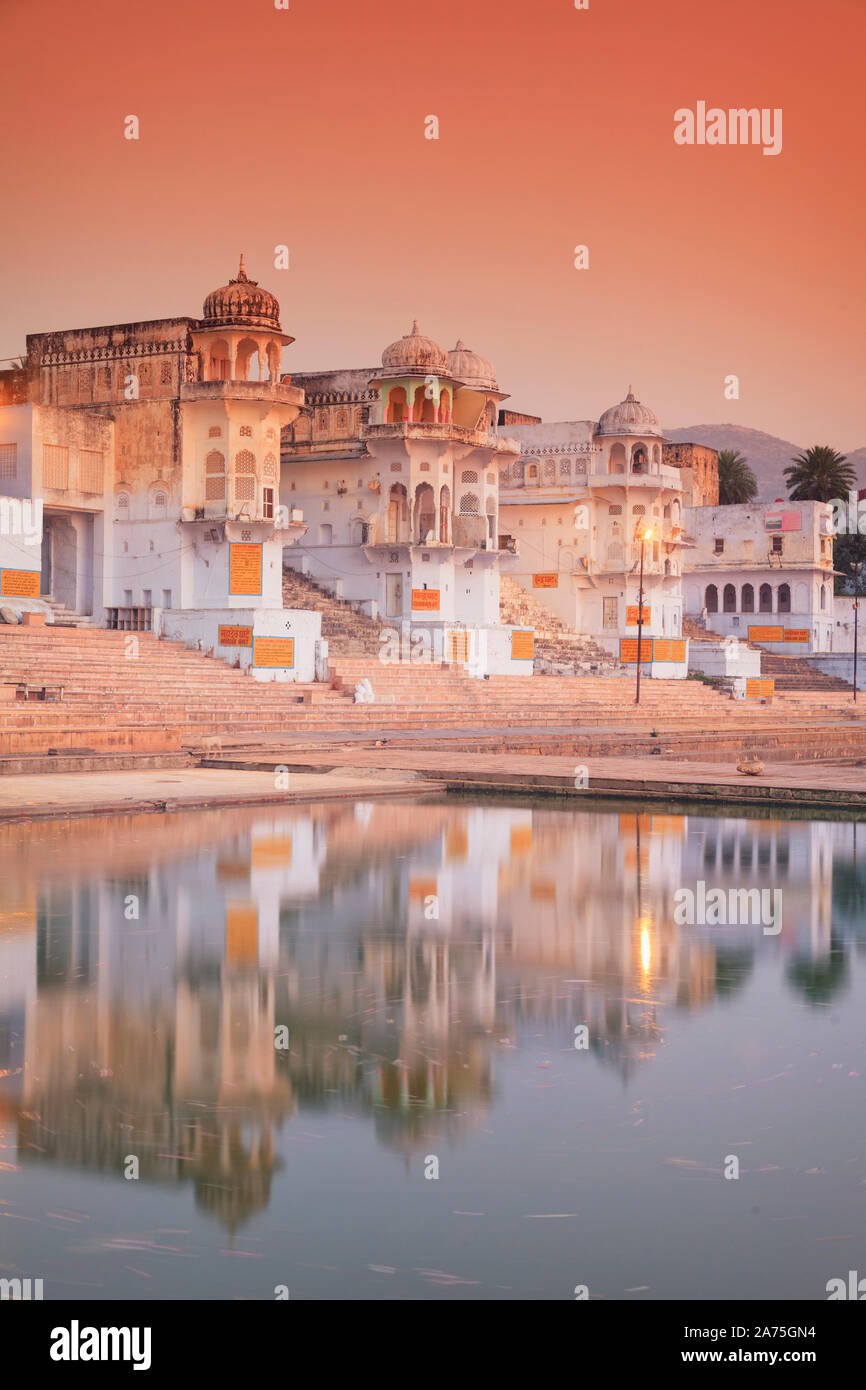 India, Rajasthan, Pushkar Holy Town, Bathing Ghats on the Lake Stock ...
