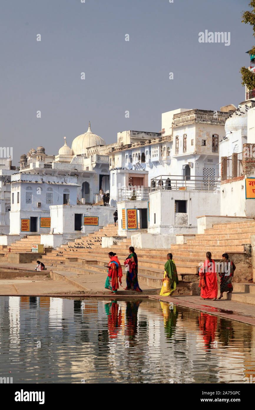 India, Rajasthan, Pushkar Holy Town, Bathing Ghats on the Lake Stock ...