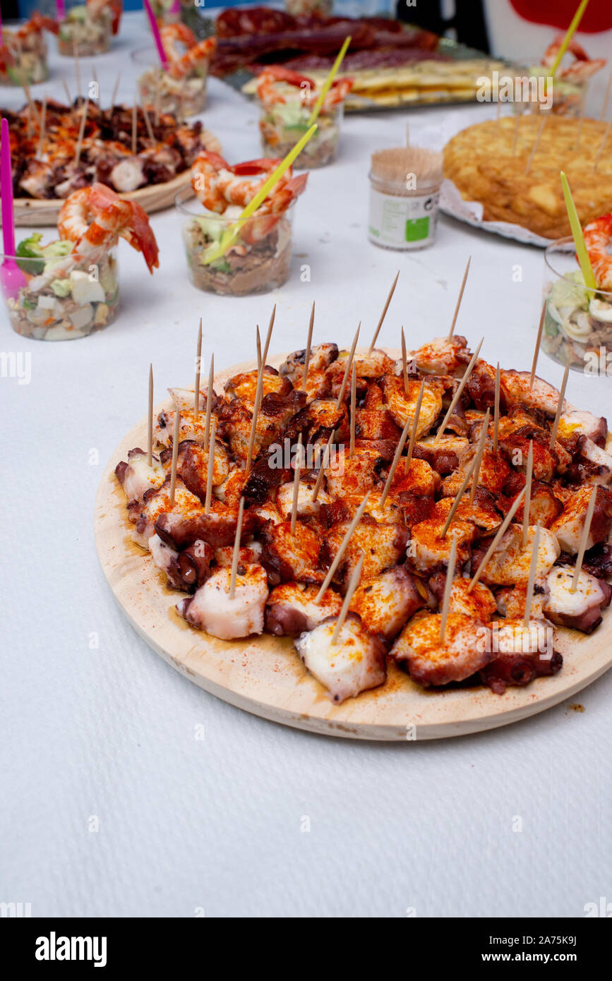 Spanish table setting traditional food hi-res stock photography and ...