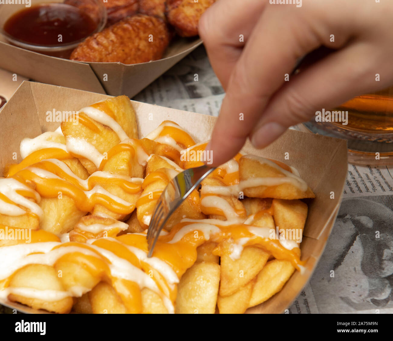 Paper dish hi-res stock photography and images - Alamy