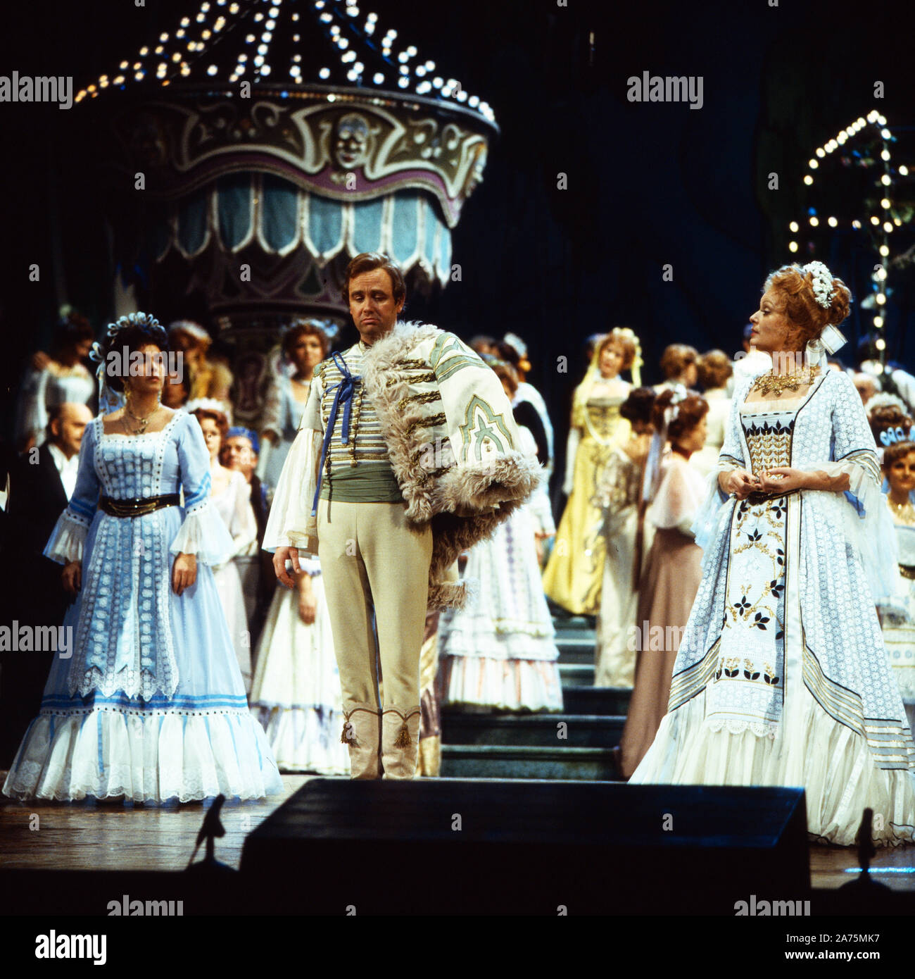 Aufzeichnung der Aufführung der Operette "Die lustige Witwe" von Franz ...
