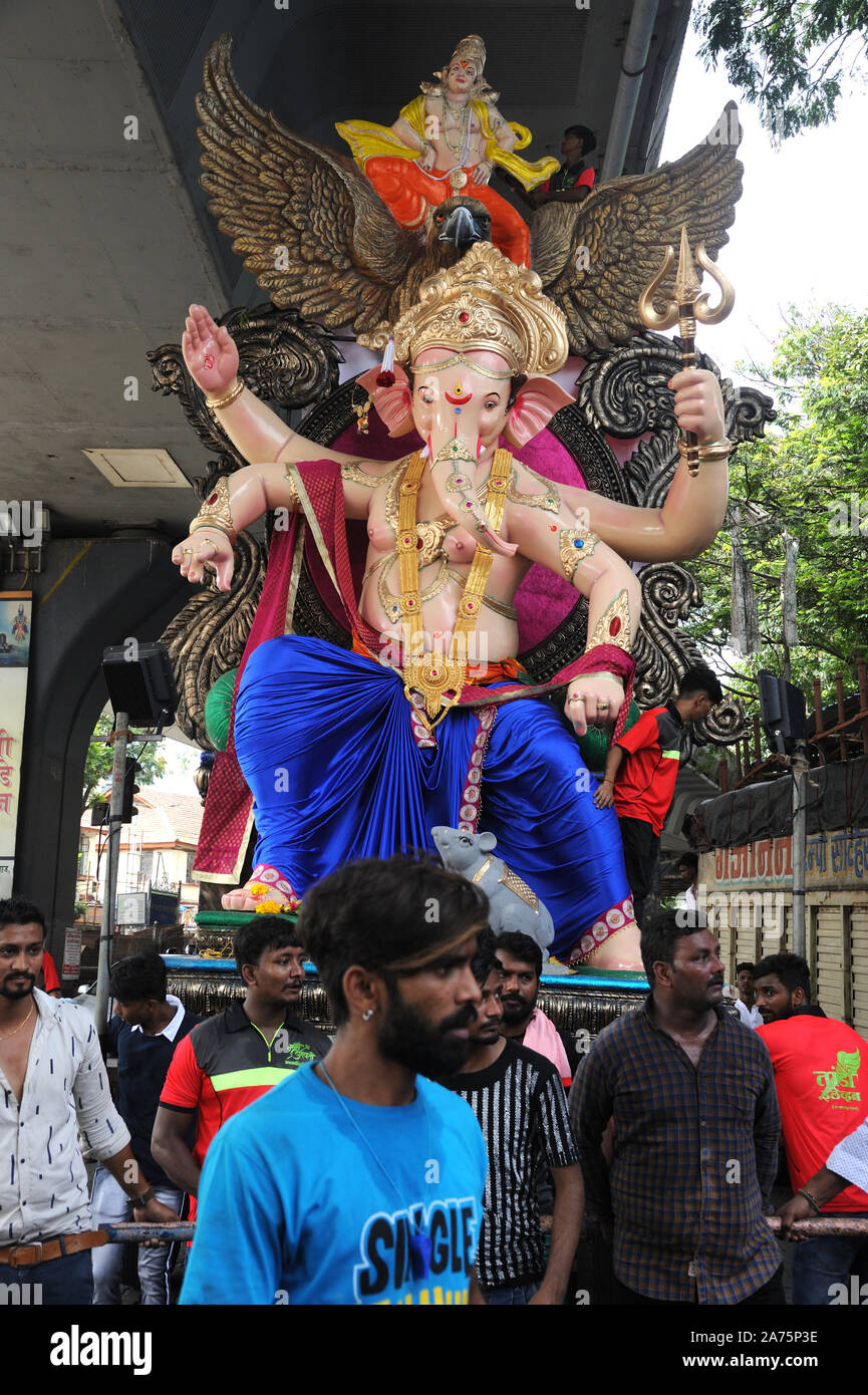 Ganesh chaturthi procession hi-res stock photography and images - Alamy