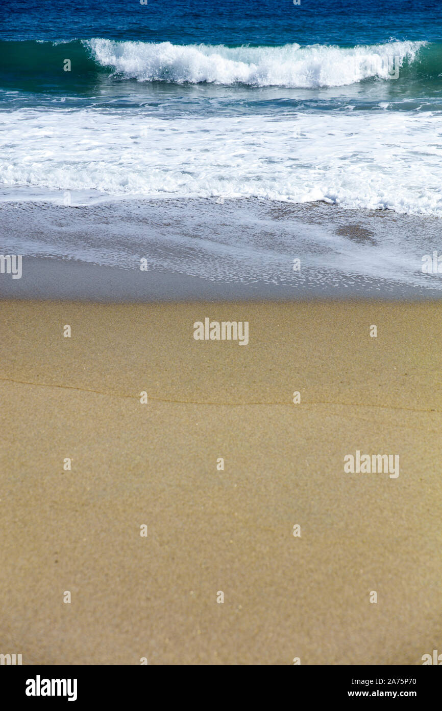 Caribbean sea wave hi-res stock photography and images - Alamy