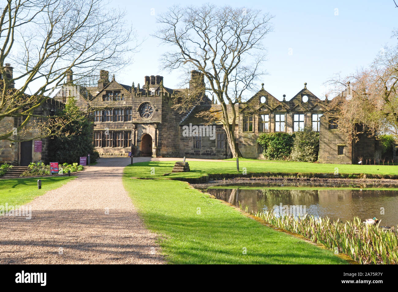 East riddlesden hall hi-res stock photography and images - Alamy