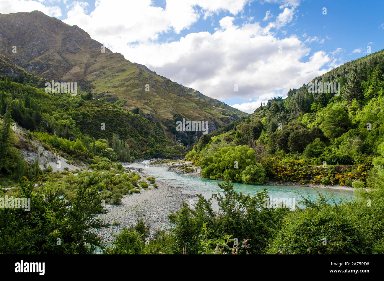 Valley of the Shotover river in Arthurs point area (Queenstown, New ...