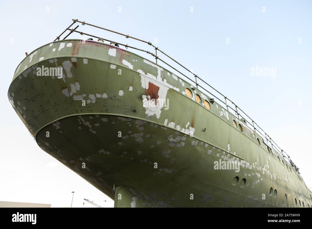 Berne, Germany. 30th Oct, 2019. The partly renovated naval training ...