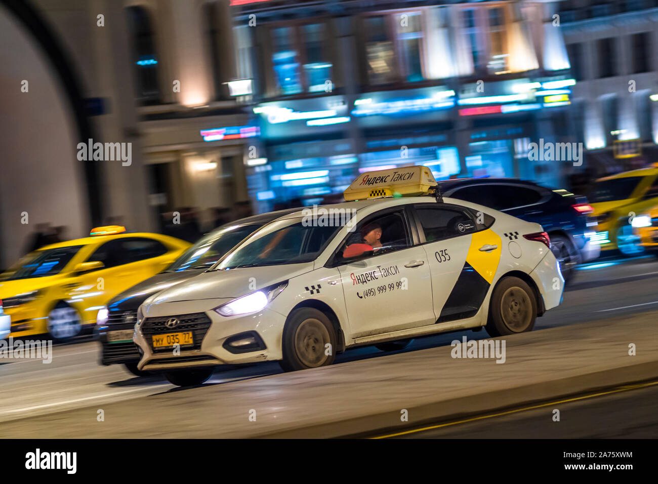 Moscow taxi hi-res stock photography and images - Alamy